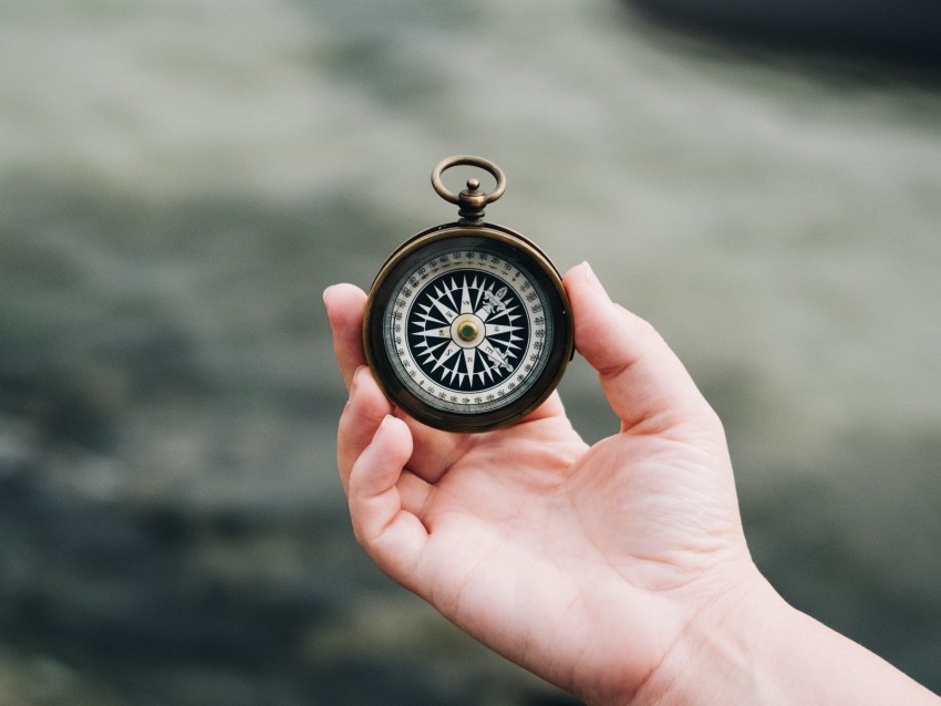 Free download | HD PNG compass hand journey direction 4k wallpaper | TOPpng