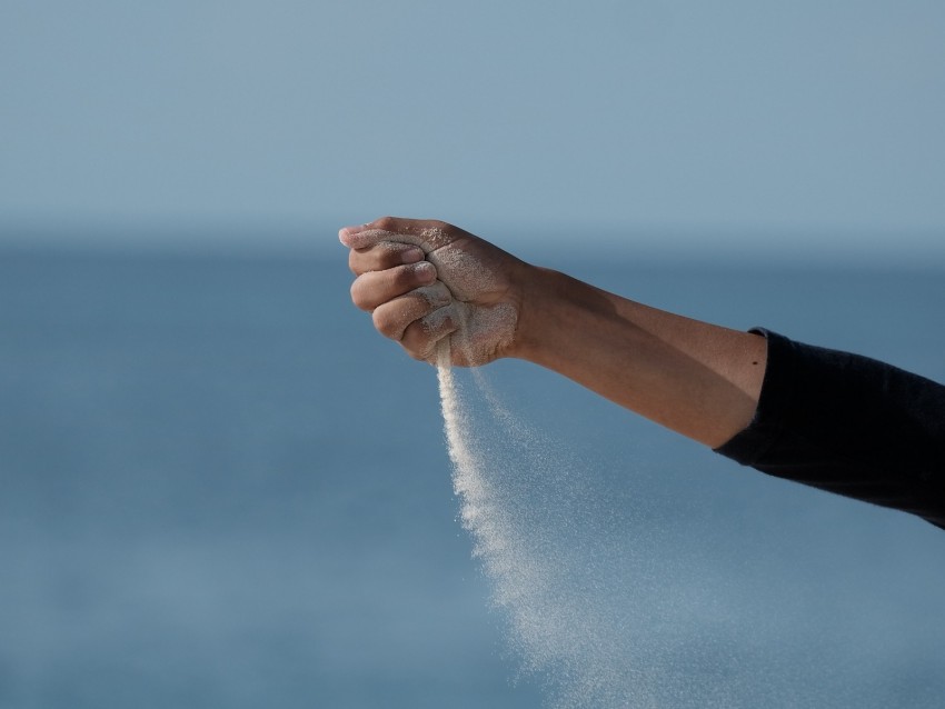 Free download | HD PNG hand sand sea wind 4k wallpaper | TOPpng